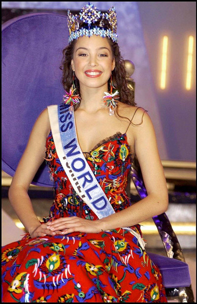 Azra Akın, Atakan Koru ile dünyaevine girecek - KARAR